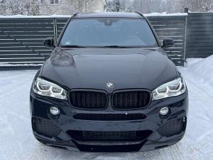 Black BMW X5 2017 in Vilnius, with an engine capacity of 2.99 L and mileage of 145 thousand km for 26600 €, photo 9 on AUTOMOTO.COM.LV