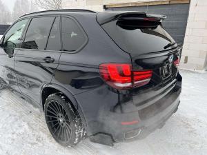 Black BMW X5 2017 in Vilnius, with an engine capacity of 2.99 L and mileage of 145 thousand km for 26600 €, photo 14 on AUTOMOTO.COM.LV