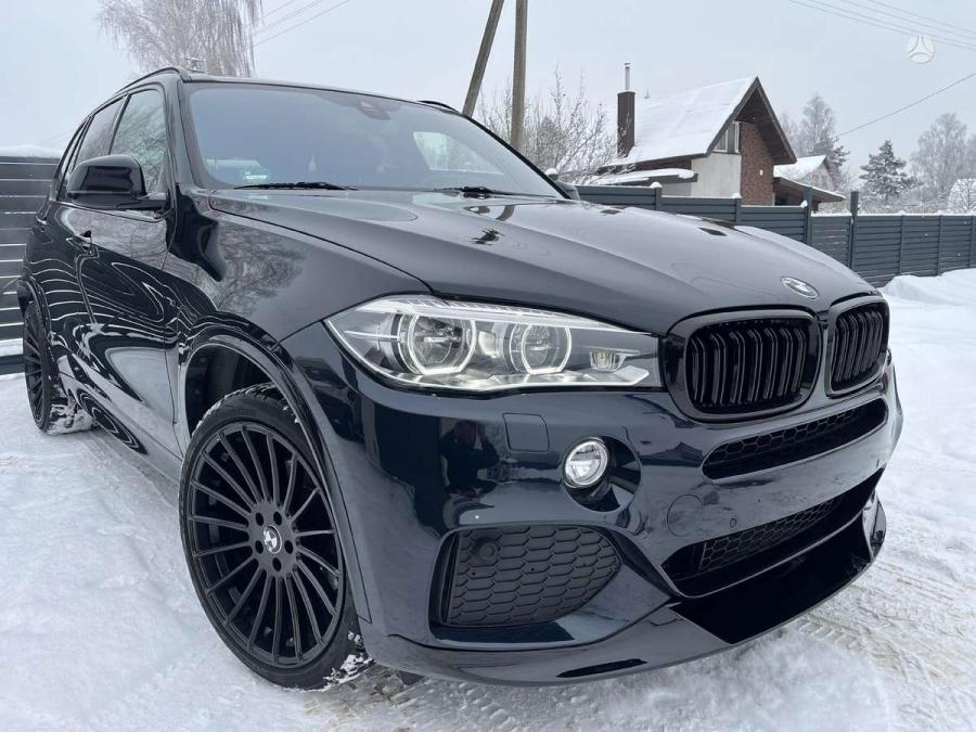 Black BMW X5 2017 in Vilnius, with an engine capacity of 2.99 L and mileage of 145 thousand km for 26600 €, photo 15 on AUTOMOTO.COM.LV