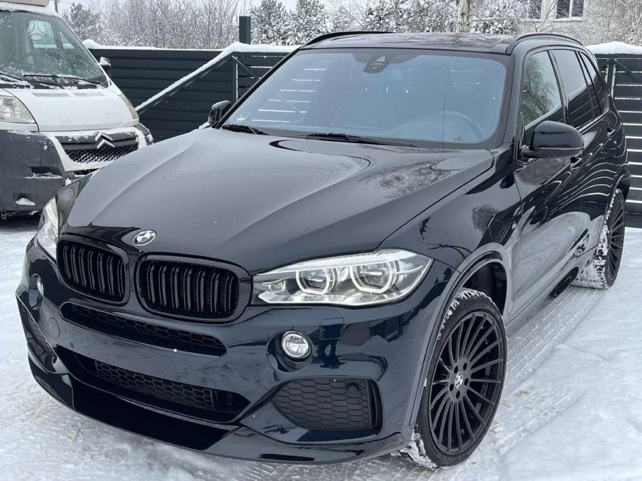 Black BMW X5 2017 in Vilnius, with an engine capacity of 2.99 L and mileage of 145 thousand km for 26600 €, photo 16 on AUTOMOTO.COM.LV