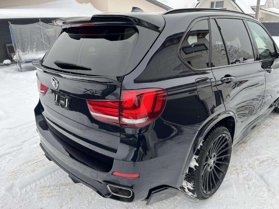 Black BMW X5 2017 in Vilnius, with an engine capacity of 2.99 L and mileage of 145 thousand km for 26600 €, photo 18 on AUTOMOTO.COM.LV