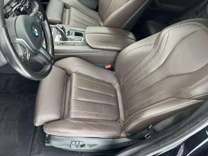 Black BMW X5 2017 in Vilnius, with an engine capacity of 2.99 L and mileage of 145 thousand km for 26600 €, photo 23 on AUTOMOTO.COM.LV