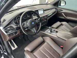 Black BMW X5 2017 in Vilnius, with an engine capacity of 2.99 L and mileage of 145 thousand km for 26600 €, photo 24 on AUTOMOTO.COM.LV