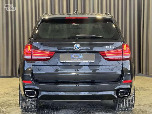 Black BMW X5 2017 in Marijampole, with an engine capacity of 3.00 L and mileage of 293 thousand km for 23950 €, photo 10 on AUTOMOTO.COM.LV