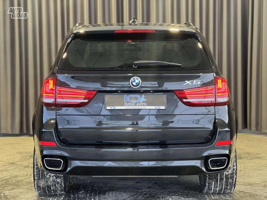 Black BMW X5 2017 in Marijampole, with an engine capacity of 3.00 L and mileage of 293 thousand km for 23950 €, photo 10 on AUTOMOTO.COM.LV