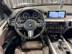 Black BMW X5 2017 in Marijampole, with an engine capacity of 3.00 L and mileage of 293 thousand km for 23950 €, photo 26 on AUTOMOTO.COM.LV