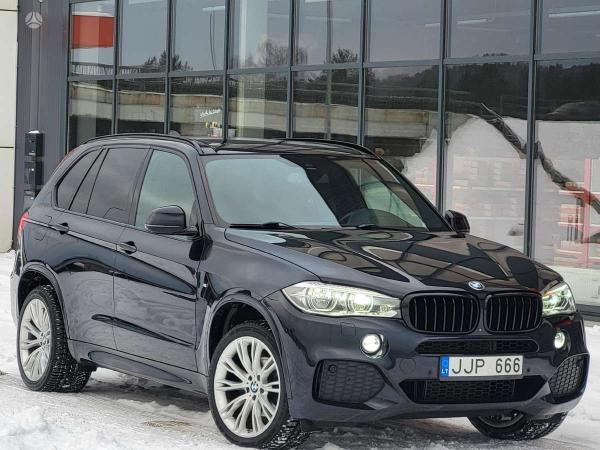 Black BMW X5 2017 in Vilnius, with an engine capacity of 2.99 L and mileage of 249 thousand km for 26900 €, photo 1 on AUTOMOTO.COM.LV
