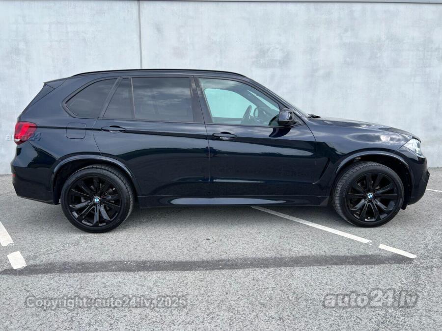 Black BMW X5 2017 in Tallinn, with an engine capacity of 3.00 L and mileage of 130 thousand km for 29700 €, photo 2 on AUTOMOTO.COM.LV