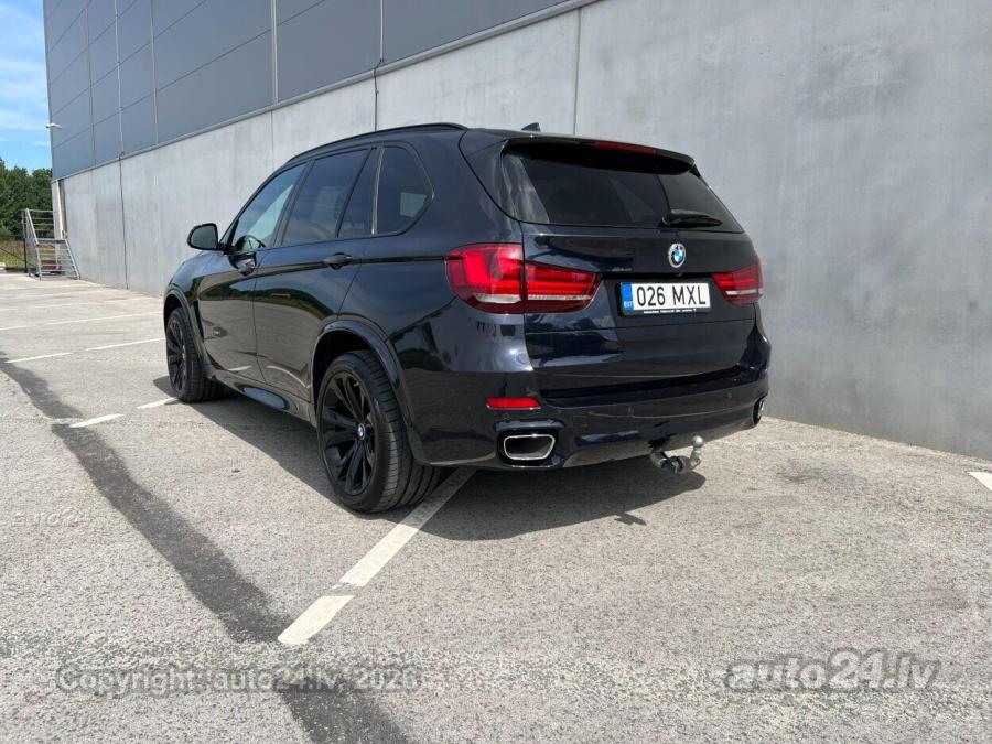 Black BMW X5 2017 in Tallinn, with an engine capacity of 3.00 L and mileage of 130 thousand km for 29700 €, photo 3 on AUTOMOTO.COM.LV