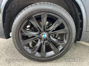 Black BMW X5 2017 in Tallinn, with an engine capacity of 3.00 L and mileage of 130 thousand km for 29700 €, photo 8 on AUTOMOTO.COM.LV