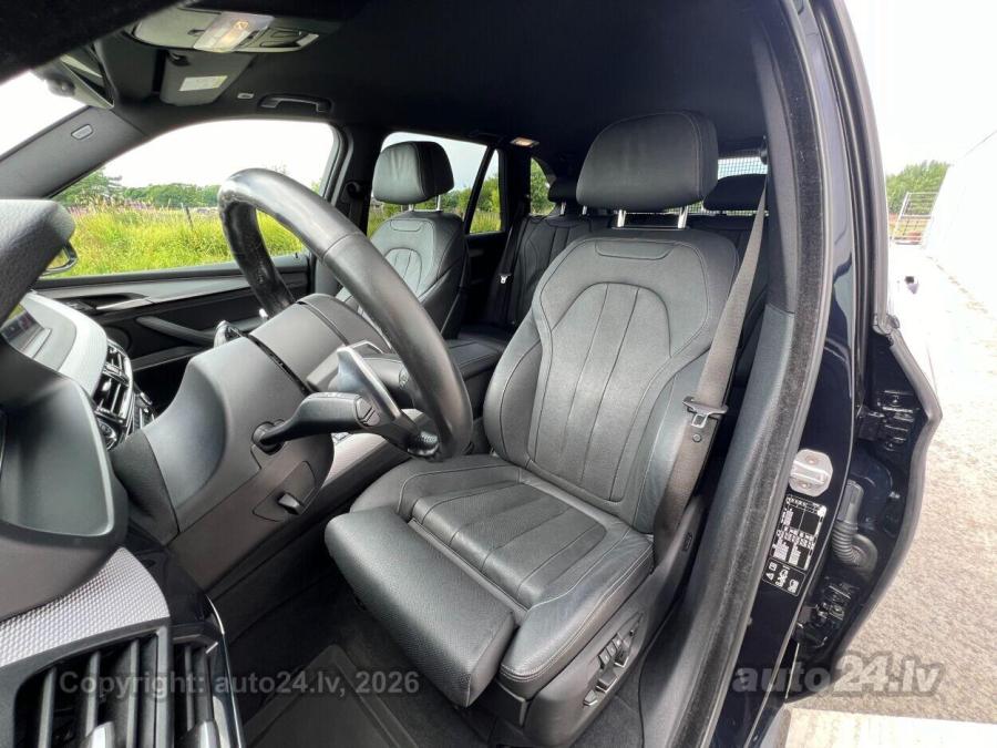 Black BMW X5 2017 in Tallinn, with an engine capacity of 3.00 L and mileage of 130 thousand km for 29700 €, photo 12 on AUTOMOTO.COM.LV