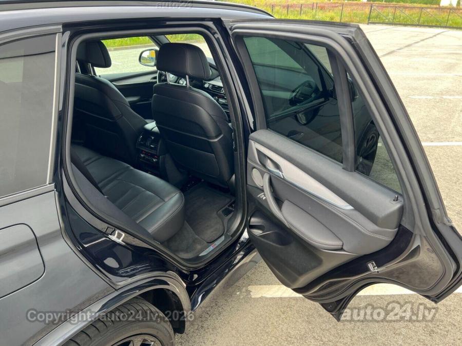 Black BMW X5 2017 in Tallinn, with an engine capacity of 3.00 L and mileage of 130 thousand km for 29700 €, photo 14 on AUTOMOTO.COM.LV