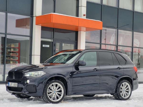 Black BMW X5 2017 in Vilnius, with an engine capacity of 2.99 L and mileage of 249 thousand km for 26800 €, photo 1 on AUTOMOTO.COM.LV