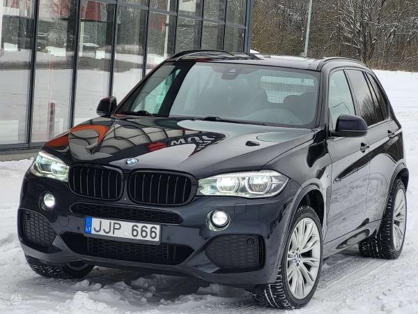 Black BMW X5 2017 in Vilnius, with an engine capacity of 2.99 L and mileage of 249 thousand km for 26800 €, photo 4 on AUTOMOTO.COM.LV