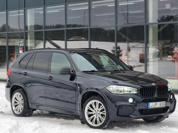 Black BMW X5 2017 in Vilnius, with an engine capacity of 2.99 L and mileage of 249 thousand km for 26800 €, photo 5 on AUTOMOTO.COM.LV