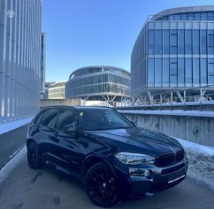 Black BMW X5 2017 in Vilnius, with an engine capacity of 2.99 L and mileage of 242 thousand km for 25800 €, photo 2 on AUTOMOTO.COM.LV