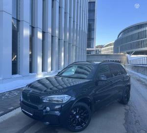 Black BMW X5 2017 in Vilnius, with an engine capacity of 2.99 L and mileage of 242 thousand km for 25800 €, photo 9 on AUTOMOTO.COM.LV