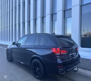 Black BMW X5 2017 in Vilnius, with an engine capacity of 2.99 L and mileage of 242 thousand km for 25800 €, photo 11 on AUTOMOTO.COM.LV