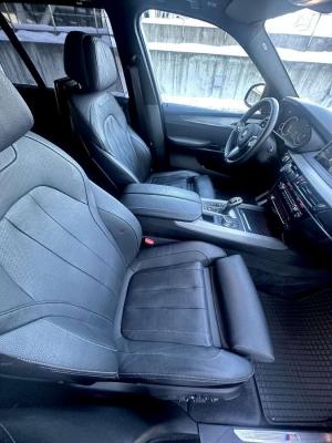 Black BMW X5 2017 in Vilnius, with an engine capacity of 2.99 L and mileage of 242 thousand km for 25800 €, photo 23 on AUTOMOTO.COM.LV