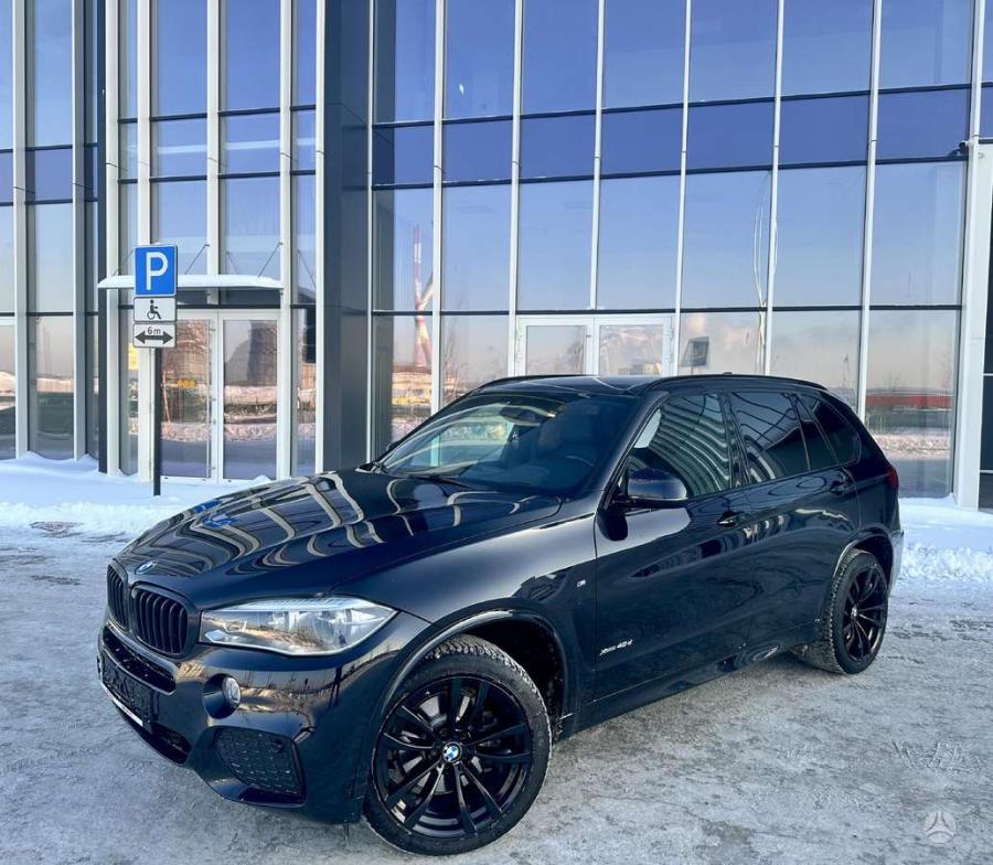 Black BMW X5 2017 in Vilnius, with an engine capacity of 2.99 L and mileage of 242 thousand km for 25000 €, photo 5 on AUTOMOTO.COM.LV