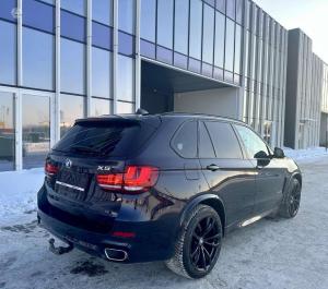 Black BMW X5 2017 in Vilnius, with an engine capacity of 2.99 L and mileage of 242 thousand km for 25000 €, photo 11 on AUTOMOTO.COM.LV