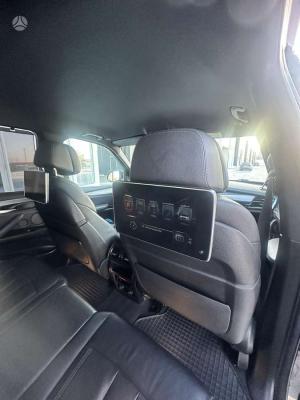 Black BMW X5 2017 in Vilnius, with an engine capacity of 2.99 L and mileage of 242 thousand km for 25000 €, photo 15 on AUTOMOTO.COM.LV