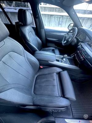 Black BMW X5 2017 in Vilnius, with an engine capacity of 2.99 L and mileage of 242 thousand km for 25000 €, photo 24 on AUTOMOTO.COM.LV
