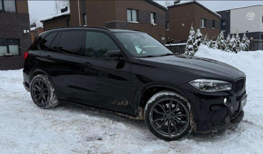 Melns BMW X5 2017 Viļņa, ar dzinēja tilpumu 2.99 L un nobraukumu 150 tūkst. km par 23900 €, foto 1 vietnē AUTOMOTO.COM.LV