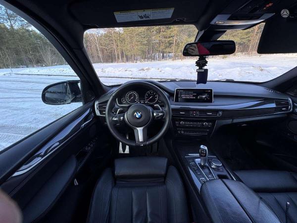 Black BMW X5 2017 in Vilnius, with an engine capacity of 2.00 L and mileage of 71 thousand km for 23500 €, photo 9 on AUTOMOTO.COM.LV
