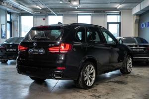 Melns BMW X5 2017 Marijampole, ar dzinēja tilpumu 3.00 L un nobraukumu 293 tūkst. km par 23450 €, foto 9 vietnē AUTOMOTO.COM.LV