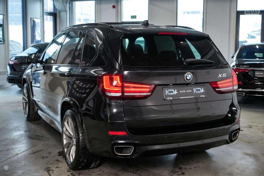 Melns BMW X5 2017 Marijampole, ar dzinēja tilpumu 3.00 L un nobraukumu 293 tūkst. km par 23450 €, foto 10 vietnē AUTOMOTO.COM.LV