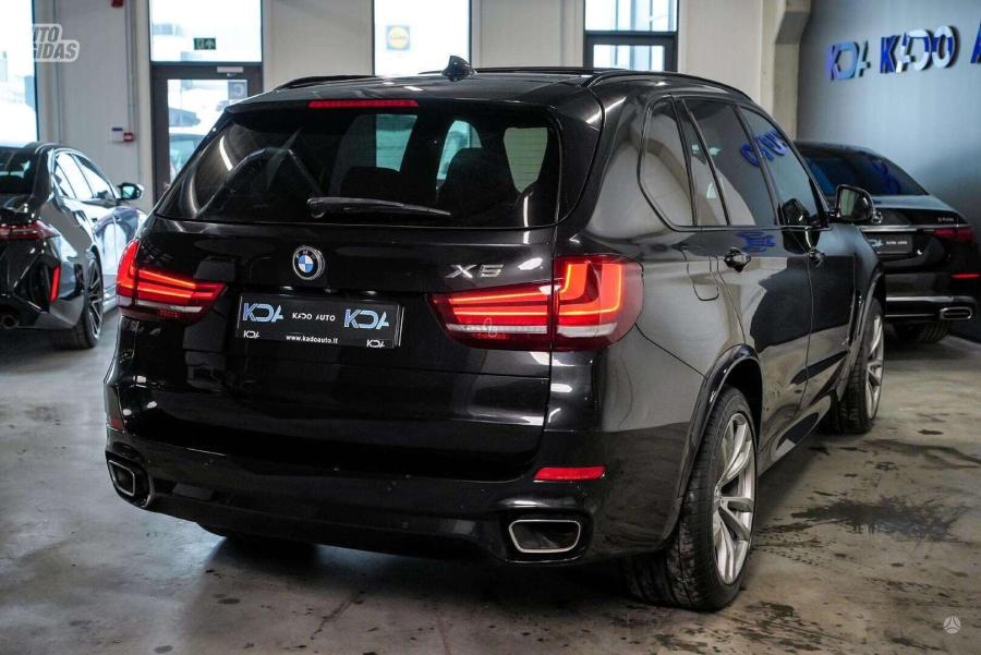 Melns BMW X5 2017 Marijampole, ar dzinēja tilpumu 3.00 L un nobraukumu 293 tūkst. km par 23450 €, foto 12 vietnē AUTOMOTO.COM.LV