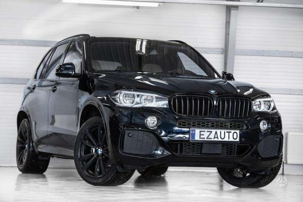 Black BMW X5 2017 in Tukums, with an engine capacity of 2.99 L and mileage of 225 thousand km for 25777 €, photo 2 on AUTOMOTO.COM.LV