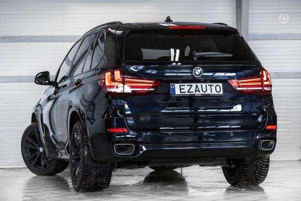 Black BMW X5 2017 in Tukums, with an engine capacity of 2.99 L and mileage of 225 thousand km for 25777 €, photo 6 on AUTOMOTO.COM.LV