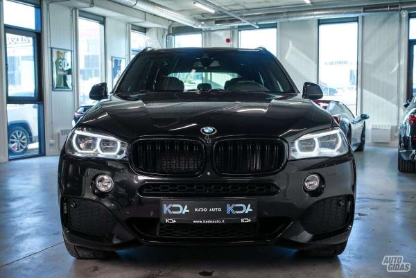 Black BMW X5 2017 in Marijampole, with an engine capacity of 3.00 L and mileage of 178 thousand km for 26650 €, photo 3 on AUTOMOTO.COM.LV
