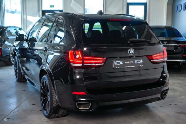 Black BMW X5 2017 in Marijampole, with an engine capacity of 3.00 L and mileage of 178 thousand km for 26650 €, photo 9 on AUTOMOTO.COM.LV