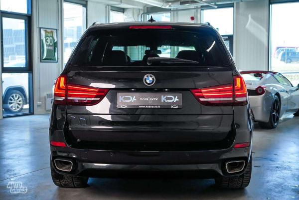 Black BMW X5 2017 in Marijampole, with an engine capacity of 3.00 L and mileage of 178 thousand km for 26650 €, photo 10 on AUTOMOTO.COM.LV