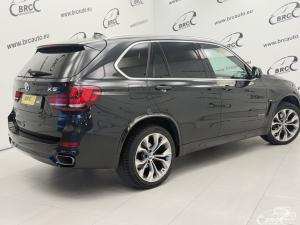 Black BMW X5 2017 in Avizieniai, with an engine capacity of 3.00 L and mileage of 159 thousand km for 19900 €, photo 3 on AUTOMOTO.COM.LV