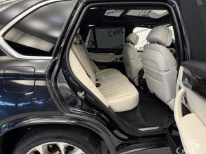 Black BMW X5 2017 in Avizieniai, with an engine capacity of 3.00 L and mileage of 159 thousand km for 19900 €, photo 11 on AUTOMOTO.COM.LV