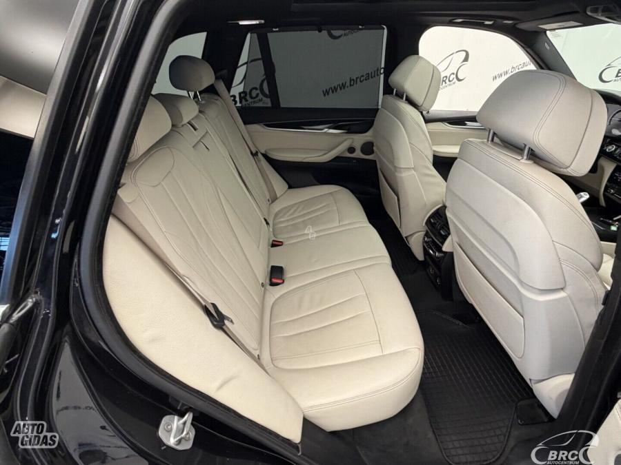 Black BMW X5 2017 in Avizieniai, with an engine capacity of 3.00 L and mileage of 159 thousand km for 19900 €, photo 12 on AUTOMOTO.COM.LV
