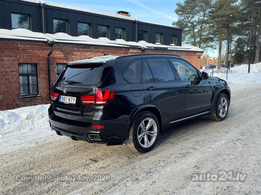 Black BMW X5 2017 in Tallinn, with an engine capacity of 3.00 L and mileage of 148 thousand km for 29000 €, photo 4 on AUTOMOTO.COM.LV