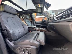 Black BMW X5 2017 in Tallinn, with an engine capacity of 3.00 L and mileage of 148 thousand km for 29000 €, photo 10 on AUTOMOTO.COM.LV