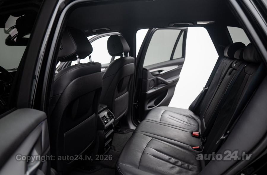 Melns BMW X5 2017 Tallina, ar dzinēja tilpumu 2.00 L un nobraukumu 153 tūkst. km par 25999 €, foto 9 vietnē AUTOMOTO.COM.LV