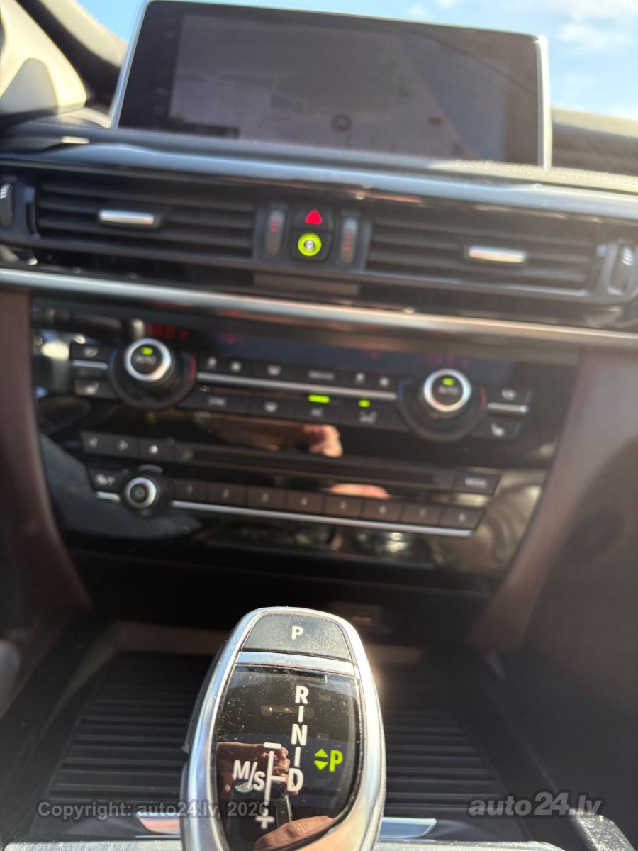 Melns BMW X5 2017 Tallina, ar dzinēja tilpumu 3.00 L un nobraukumu 214 tūkst. km par 25900 €, foto 17 vietnē AUTOMOTO.COM.LV