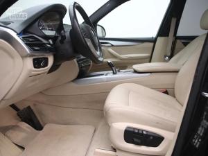 Melns BMW X5 2017 Viļņa, ar dzinēja tilpumu 3.00 L un nobraukumu 153 tūkst. km par 25999 €, foto 5 vietnē AUTOMOTO.COM.LV