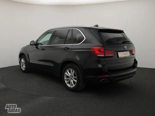 Black BMW X5 2017 in Vilnius, with an engine capacity of 3.00 L and mileage of 153 thousand km for 25999 €, photo 7 on AUTOMOTO.COM.LV