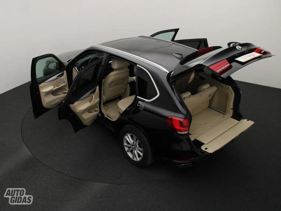 Melns BMW X5 2017 Viļņa, ar dzinēja tilpumu 3.00 L un nobraukumu 153 tūkst. km par 25999 €, foto 14 vietnē AUTOMOTO.COM.LV