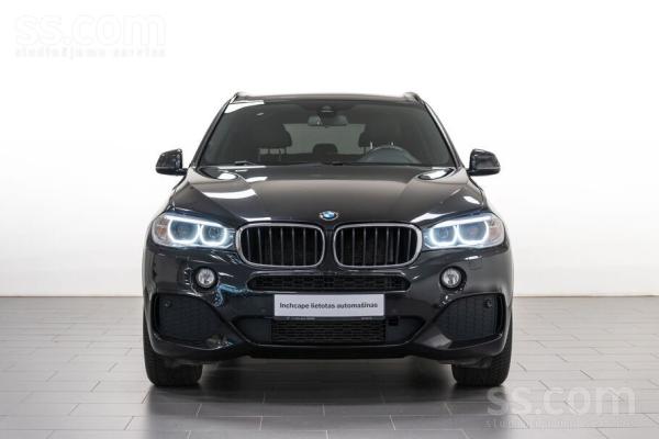 Black BMW X5 2017 in Riga, with an engine capacity of 3.00 L and mileage of 279 thousand km for 21500 €, photo 3 on AUTOMOTO.COM.LV