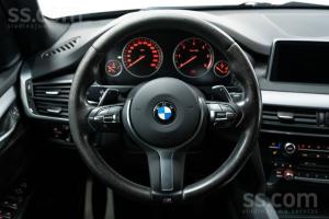Black BMW X5 2017 in Riga, with an engine capacity of 3.00 L and mileage of 279 thousand km for 19900 €, photo 11 on AUTOMOTO.COM.LV