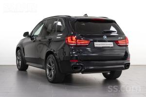 Black BMW X5 2017 in Riga, with an engine capacity of 3.00 L and mileage of 279 thousand km for 19900 €, photo 14 on AUTOMOTO.COM.LV